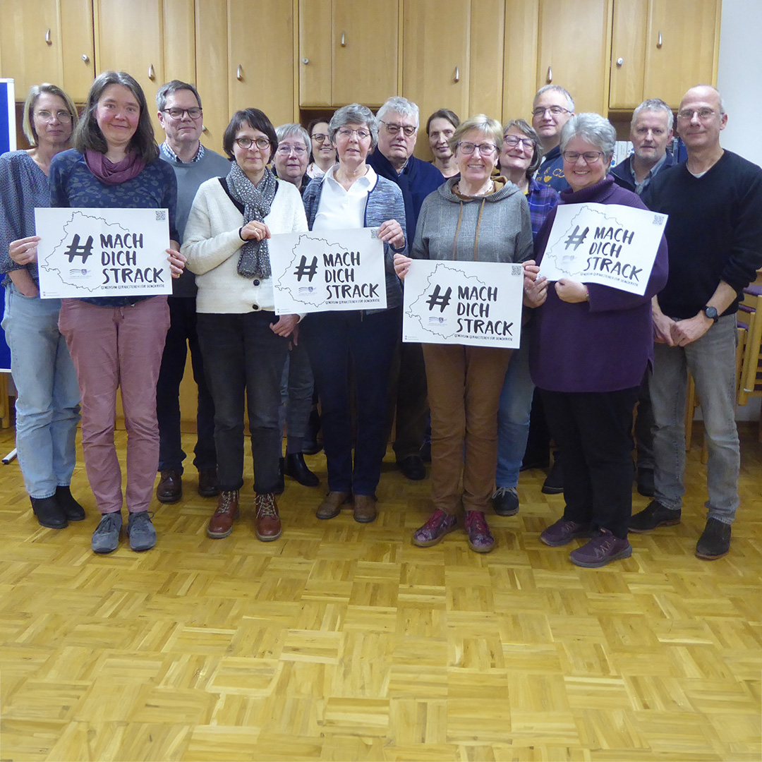 "Mach Dich strack - Gemeinsam geradestehen für Demokratie": Mitmach ...