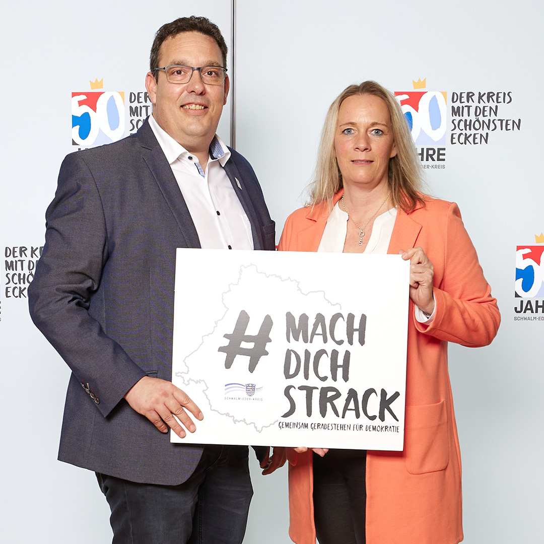 "Mach Dich strack - Gemeinsam geradestehen für Demokratie": Mitmach ...